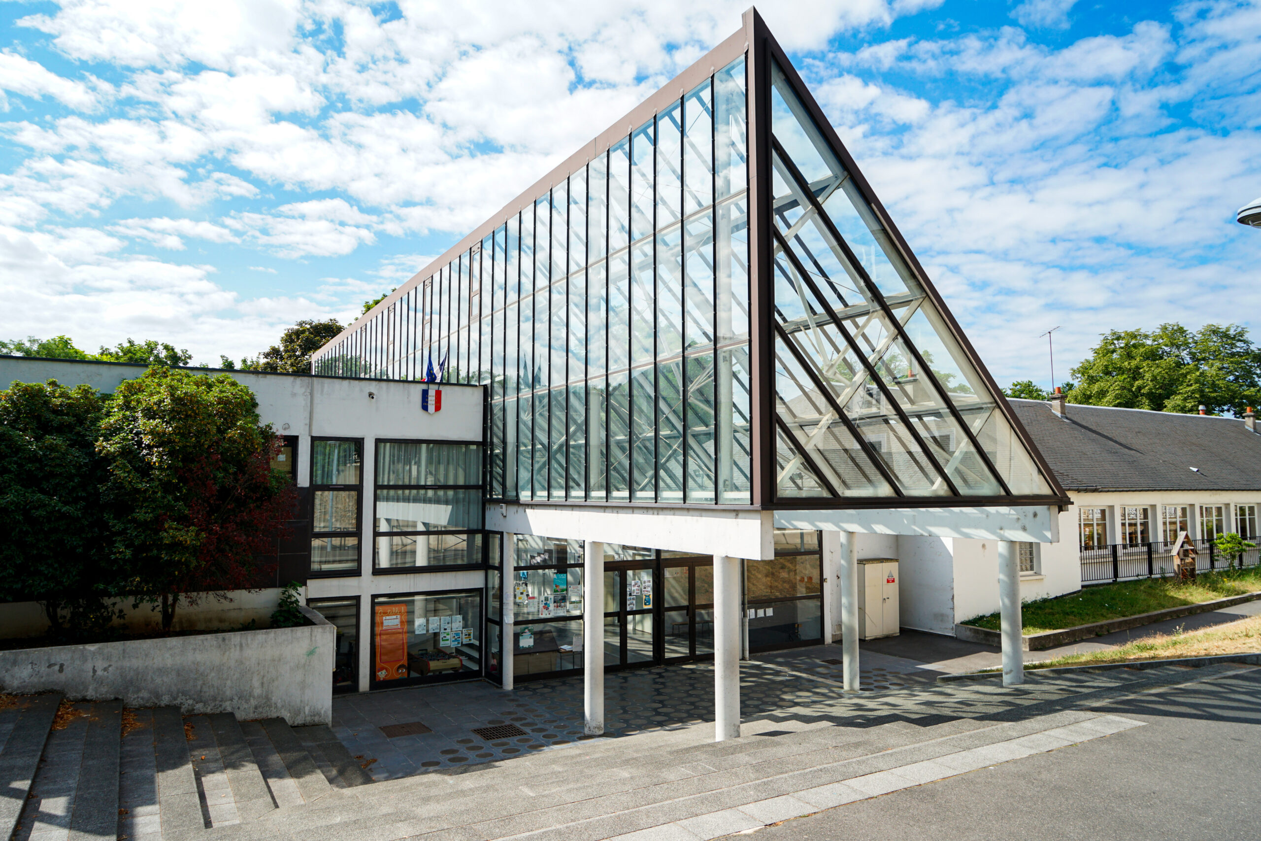 Accueil périscolaire élémentaire Pierre et Marie Curie – Ville d'Athis-Mons